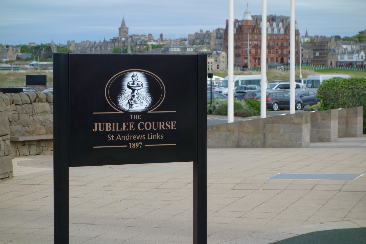 St Andrews Jubilee Course Review - Graylyn Loomis