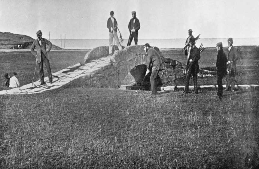 Behind the Tartan - Allan Robertson